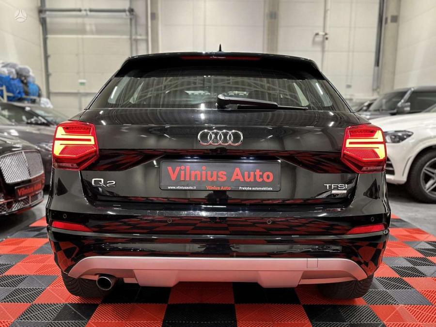 Black Audi Q2 2017 in Vilnius, with an engine capacity of 1.00 L and mileage of 44 thousand km for 17290 €, photo 6 on AUTOMOTO.COM.LV