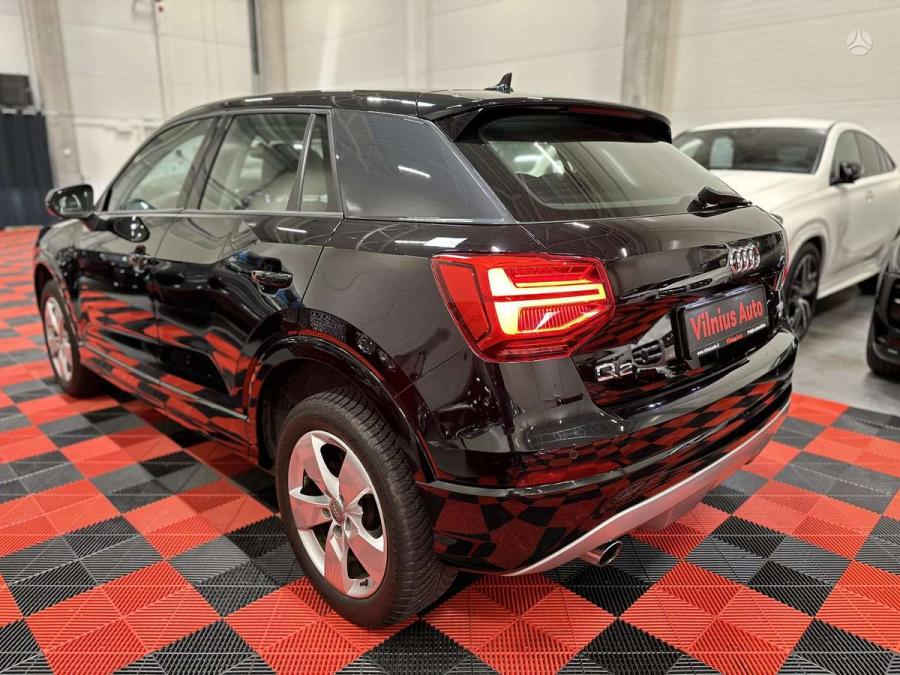 Black Audi Q2 2017 in Vilnius, with an engine capacity of 1.00 L and mileage of 44 thousand km for 17290 €, photo 7 on AUTOMOTO.COM.LV