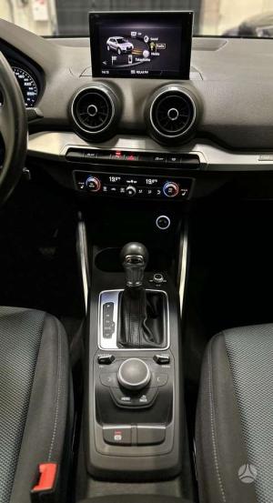 Black Audi Q2 2017 in Vilnius, with an engine capacity of 1.00 L and mileage of 44 thousand km for 17290 €, photo 21 on AUTOMOTO.COM.LV