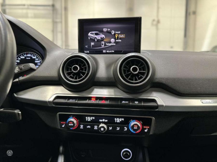 Black Audi Q2 2017 in Vilnius, with an engine capacity of 1.00 L and mileage of 44 thousand km for 17290 €, photo 22 on AUTOMOTO.COM.LV
