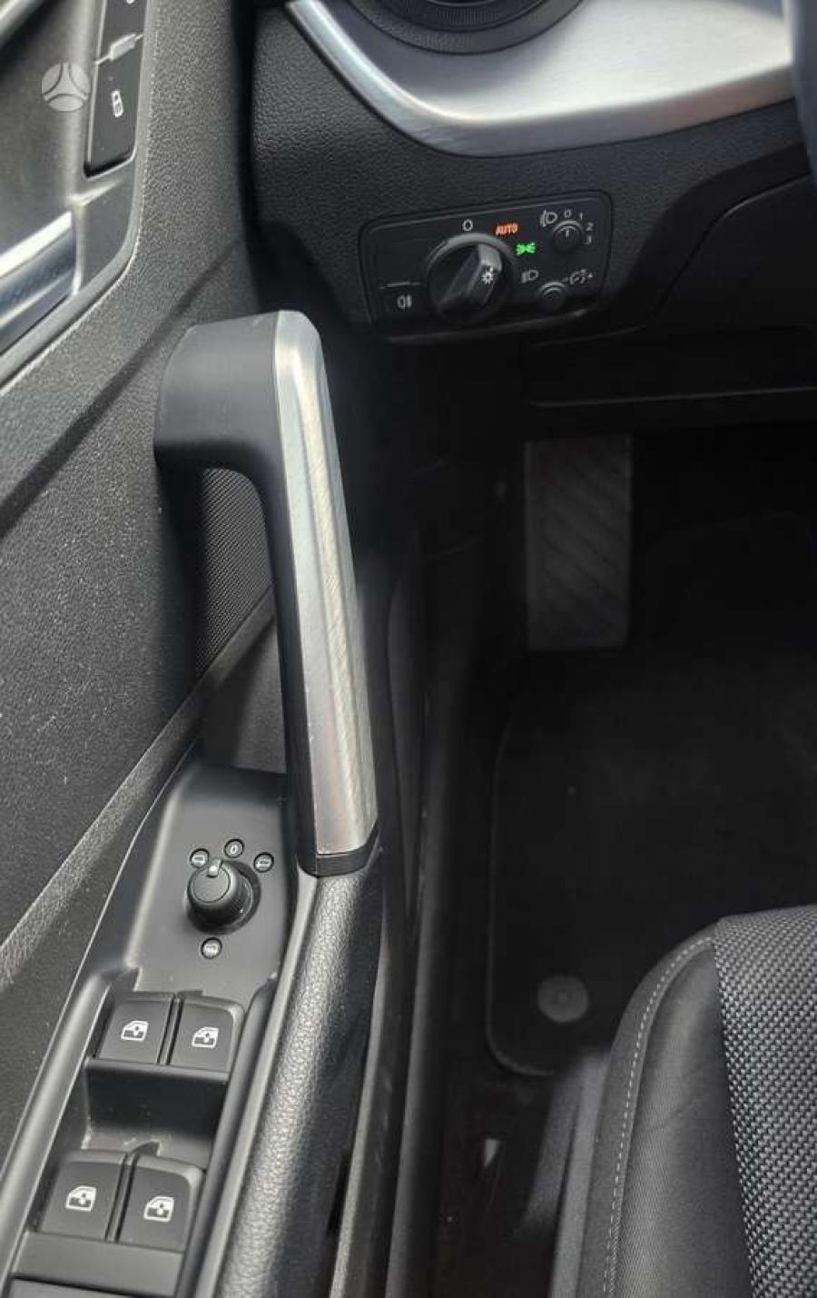Black Audi Q2 2017 in Kaunas, with an engine capacity of 1.60 L and mileage of 233 thousand km for 10100 €, photo 31 on AUTOMOTO.COM.LV
