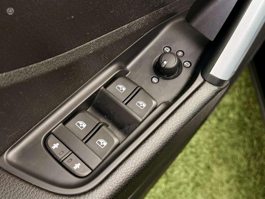 Melns Audi Q2 2019 Panevēža, ar dzinēja tilpumu 1.00 L un nobraukumu 225 tūkst. km par 11800 €, foto 14 vietnē AUTOMOTO.COM.LV