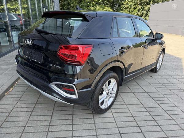 Black Audi Q2 2021 in Kaunas, with an engine capacity of 1.00 L and mileage of 183 thousand km for 14400 €, photo 3 on AUTOMOTO.COM.LV