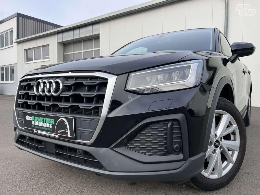 Melns Audi Q2 2022 Kauņa, ar dzinēja tilpumu 1.50 L un nobraukumu 50 tūkst. km par 24316 €, foto 1 vietnē AUTOMOTO.COM.LV