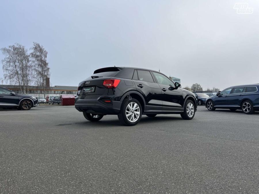 Melns Audi Q2 2022 Kauņa, ar dzinēja tilpumu 1.50 L un nobraukumu 50 tūkst. km par 24316 €, foto 6 vietnē AUTOMOTO.COM.LV