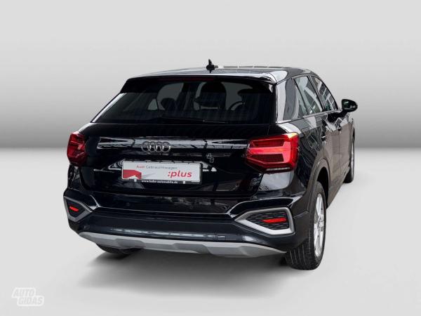 Melns Audi Q2 2022 Kauņa, ar dzinēja tilpumu 1.00 L un nobraukumu 51 tūkst. km par 24079 €, foto 4 vietnē AUTOMOTO.COM.LV