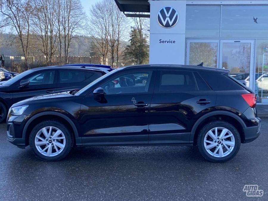 Black Audi Q2 2022 in Kaunas, with an engine capacity of 1.50 L and mileage of 46 thousand km for 24692 €, photo 2 on AUTOMOTO.COM.LV