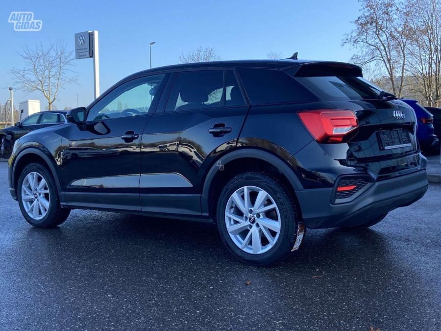 Black Audi Q2 2022 in Kaunas, with an engine capacity of 1.50 L and mileage of 46 thousand km for 24692 €, photo 3 on AUTOMOTO.COM.LV