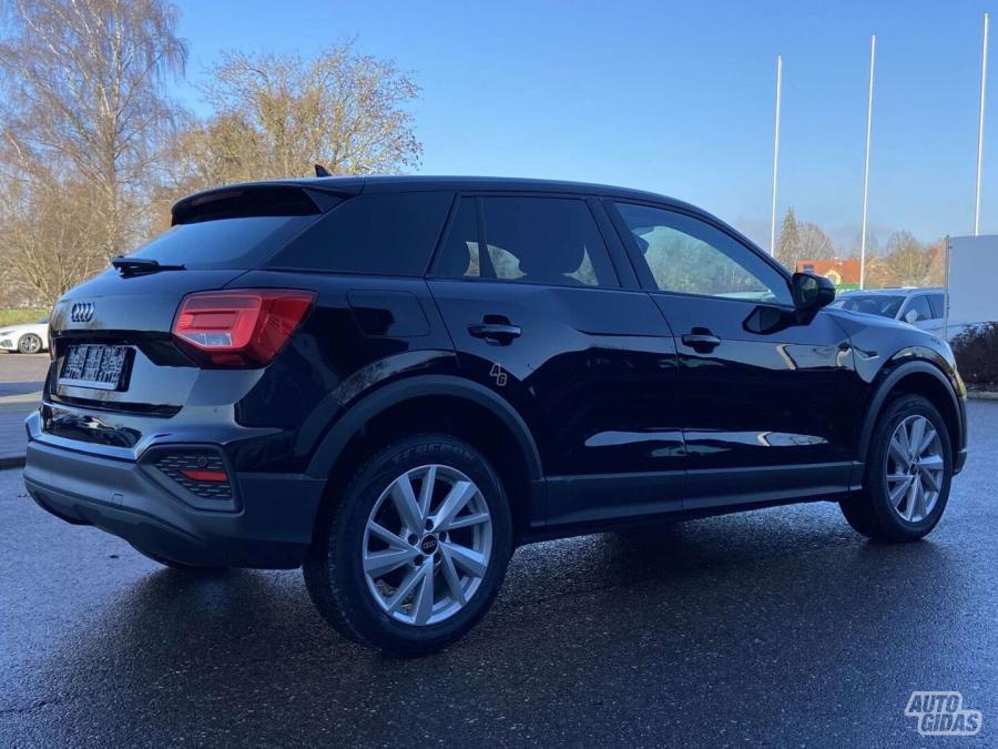 Black Audi Q2 2022 in Kaunas, with an engine capacity of 1.50 L and mileage of 46 thousand km for 24692 €, photo 5 on AUTOMOTO.COM.LV