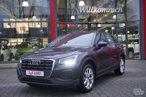 Melns Audi Q2 2022 Kauņa, ar dzinēja tilpumu 1.00 L un nobraukumu 39 tūkst. km par 25480 €, foto  vietnē AUTOMOTO.COM.LV