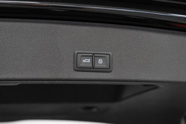Black Audi Q2 2022 in Vilnius, with an engine capacity of 1.50 L and mileage of 100 thousand km for 22900 €, photo 6 on AUTOMOTO.COM.LV