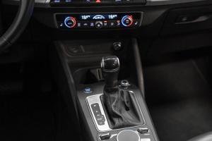 Black Audi Q2 2022 in Vilnius, with an engine capacity of 1.50 L and mileage of 100 thousand km for 22900 €, photo 13 on AUTOMOTO.COM.LV