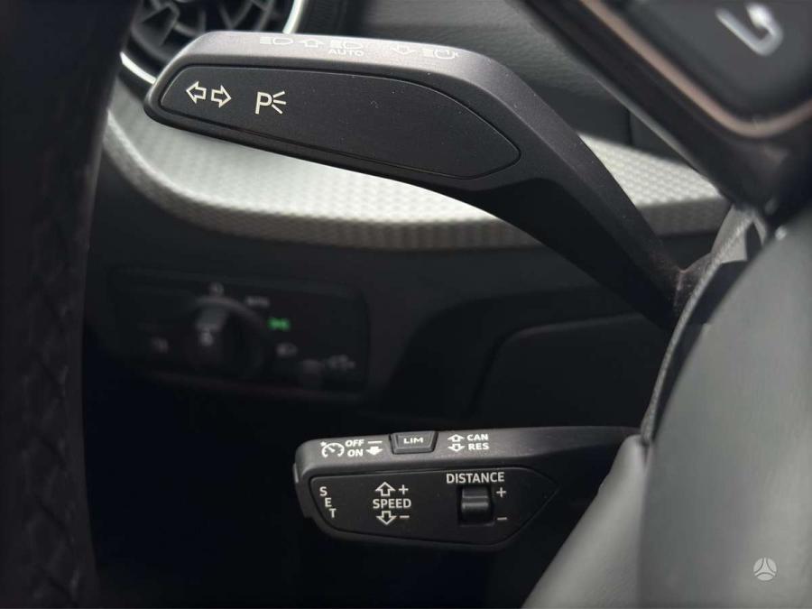 Black Audi Q2 2022 in Kaunas, with an engine capacity of 1.50 L and mileage of 9 thousand km for 19999 €, photo 19 on AUTOMOTO.COM.LV