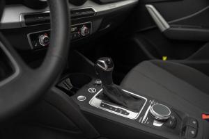 Black Audi Q2 2023 in Vilnius, with an engine capacity of 1.50 L and mileage of 55 thousand km for 27000 €, photo 12 on AUTOMOTO.COM.LV