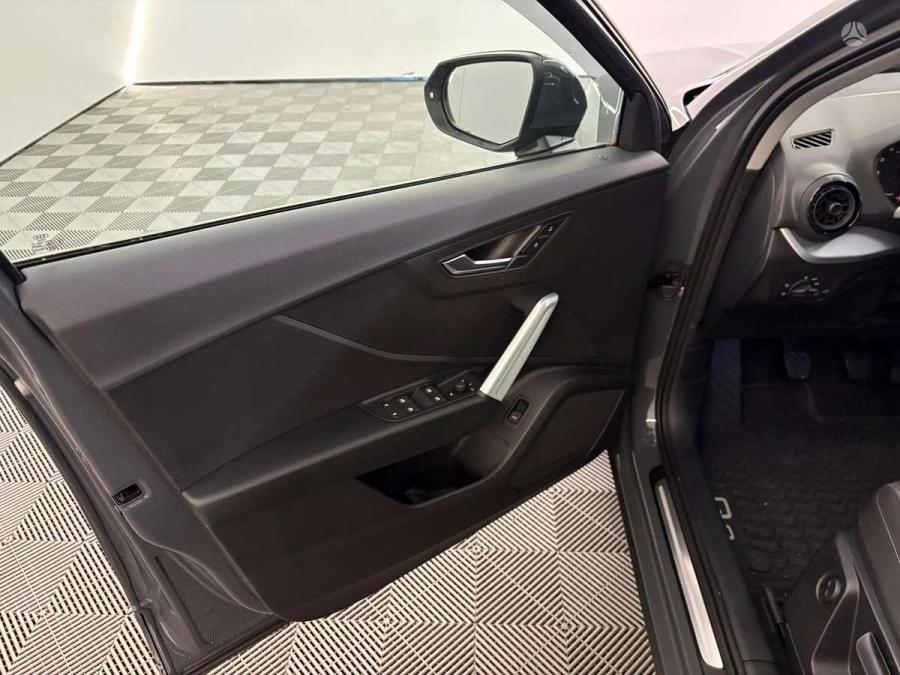 Pelēks Audi Q2 2019 Marijampole, ar dzinēja tilpumu 1.50 L un nobraukumu 68 tūkst. km par 14999 €, foto 6 vietnē AUTOMOTO.COM.LV