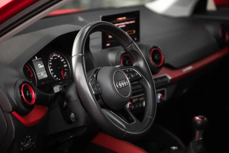 Sarkans Audi Q2 2019 Jelgava, ar dzinēja tilpumu 1.00 L un nobraukumu 299 tūkst. km par 9500 €, foto 13 vietnē AUTOMOTO.COM.LV