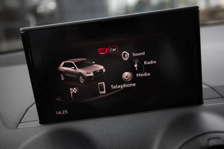 Sarkans Audi Q2 2019 Jelgava, ar dzinēja tilpumu 1.00 L un nobraukumu 299 tūkst. km par 9500 €, foto 21 vietnē AUTOMOTO.COM.LV