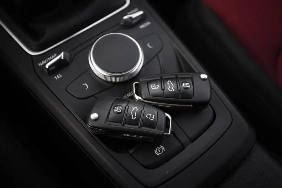 Sarkans Audi Q2 2019 Jelgava, ar dzinēja tilpumu 1.00 L un nobraukumu 299 tūkst. km par 9500 €, foto 34 vietnē AUTOMOTO.COM.LV
