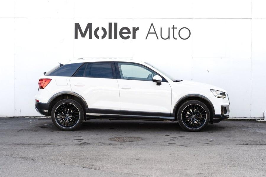 White Audi Q2 2018 in Riga, with an engine capacity of 2.00 L and mileage of 112 thousand km for 17750 €, photo 6 on AUTOMOTO.COM.LV