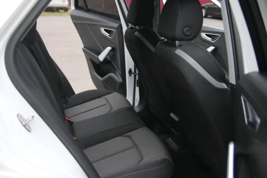White Audi Q2 2018 in Riga, with an engine capacity of 1.60 L and mileage of 169 thousand km for 14490 €, photo 11 on AUTOMOTO.COM.LV