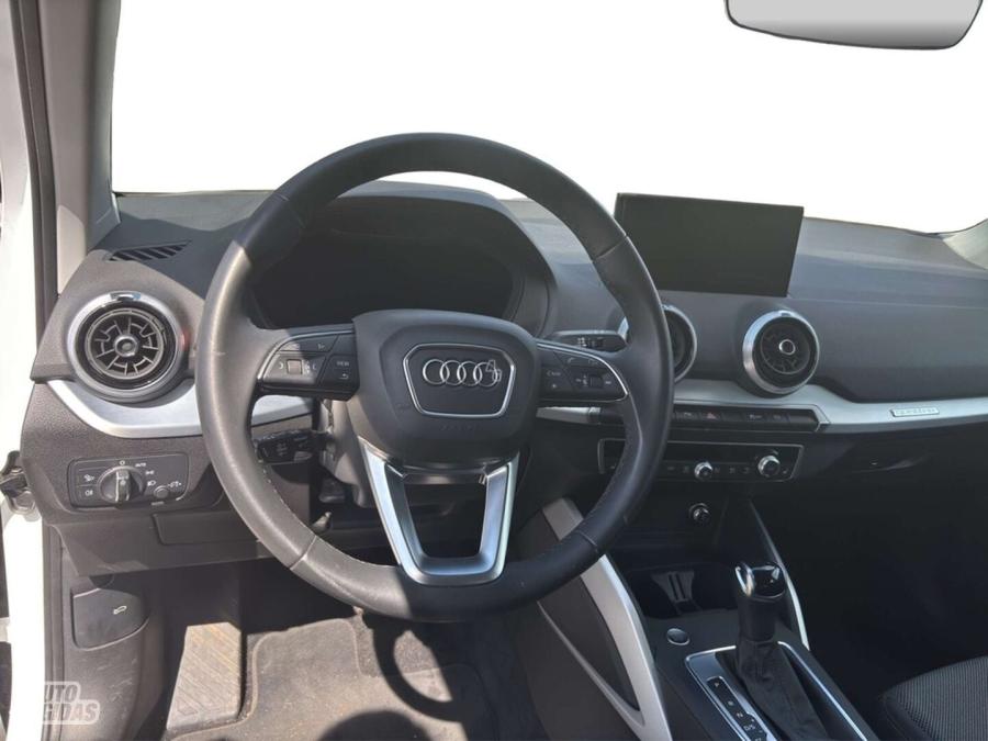 Balts Audi Q2 2021 Kauņa, ar dzinēja tilpumu 2.00 L un nobraukumu 16 tūkst. km par 32690 €, foto 13 vietnē AUTOMOTO.COM.LV