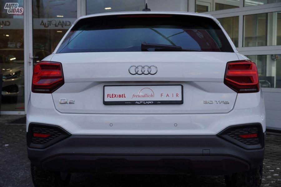 Balts Audi Q2 2021 Kauņa, ar dzinēja tilpumu 1.00 L un nobraukumu 69 tūkst. km par 22349 €, foto 5 vietnē AUTOMOTO.COM.LV