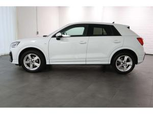 White Audi Q2 2024 in Kaunas, with an engine capacity of 1.50 L and mileage of 17 thousand km for 32669 €, photo 7 on AUTOMOTO.COM.LV