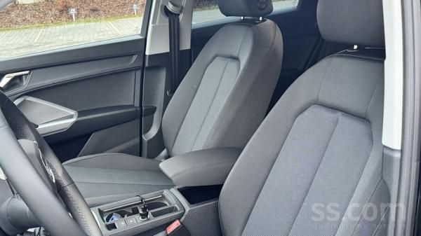 Black Audi Q3 2025 in Riga, with an engine capacity of 1.50 L and mileage of 4 thousand km for 38500 €, photo 6 on AUTOMOTO.COM.LV