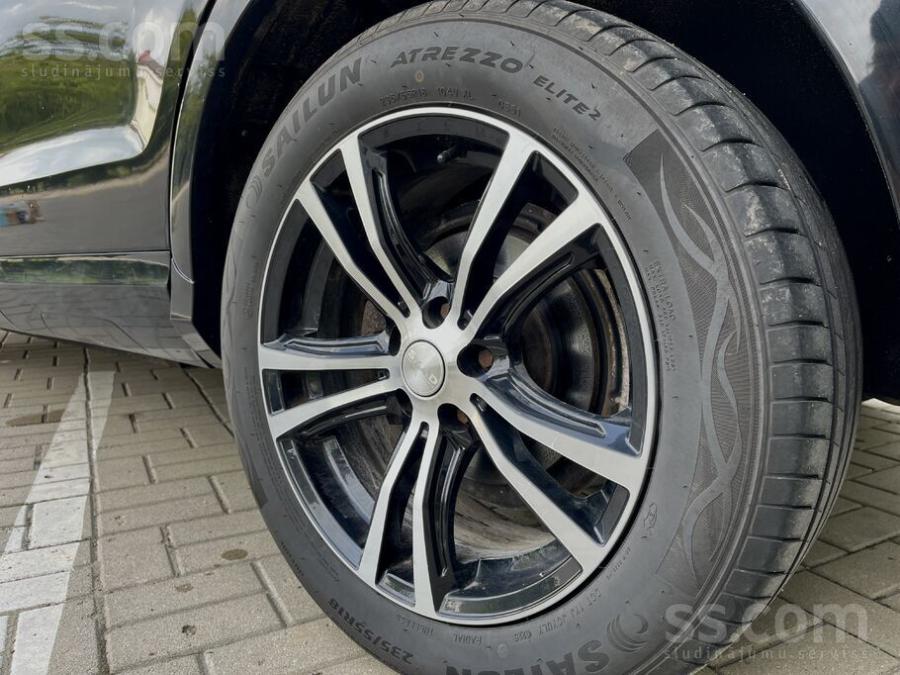Black Audi Q3 2011 in Jelgava, with an engine capacity of 2.00 L and mileage of 289 thousand km for 9700 €, photo 6 on AUTOMOTO.COM.LV