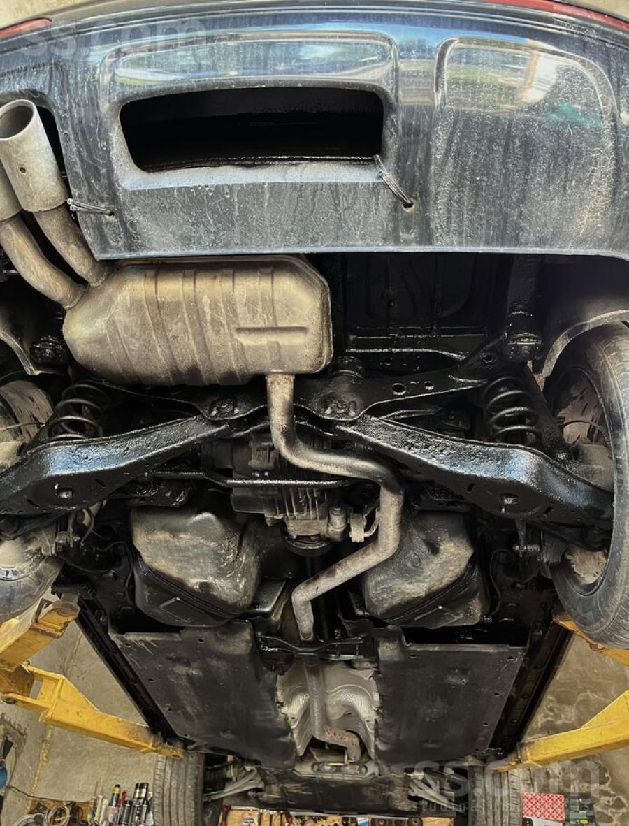 Black Audi Q3 2011 in Jelgava, with an engine capacity of 2.00 L and mileage of 289 thousand km for 9700 €, photo 7 on AUTOMOTO.COM.LV