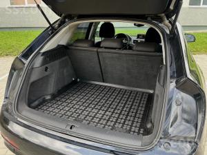 Black Audi Q3 2011 in Jelgava, with an engine capacity of 2.00 L and mileage of 289 thousand km for 9700 €, photo 8 on AUTOMOTO.COM.LV