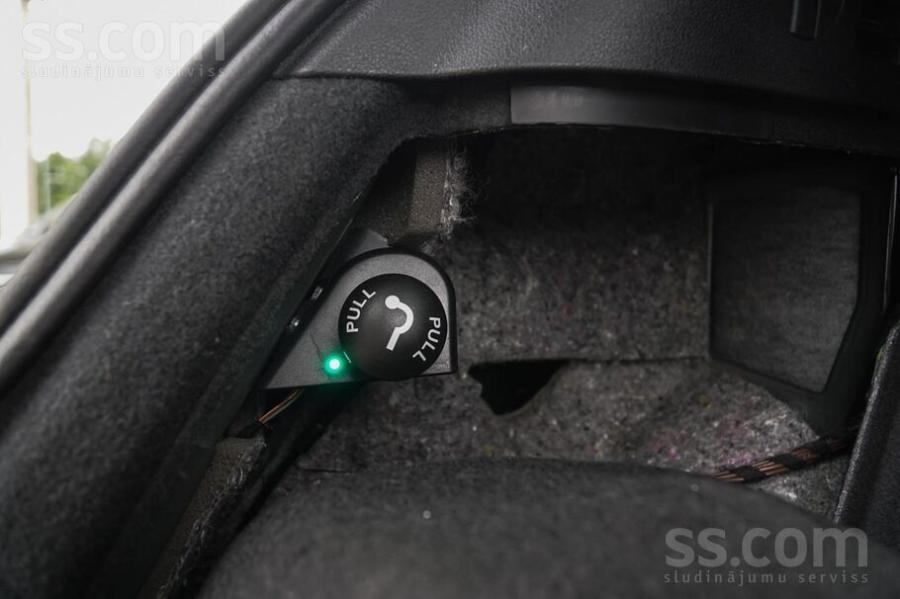 Black Audi Q3 2012 in Riga, with an engine capacity of 2.00 L and mileage of 153 thousand km for 12990 €, photo 29 on AUTOMOTO.COM.LV