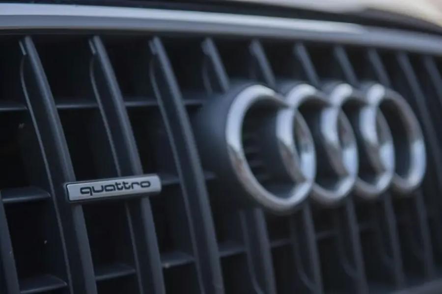 Melns Audi Q3 2012 Grobiņa, ar dzinēja tilpumu 2.00 L un nobraukumu 220 tūkst. km par 13900 €, foto 11 vietnē AUTOMOTO.COM.LV