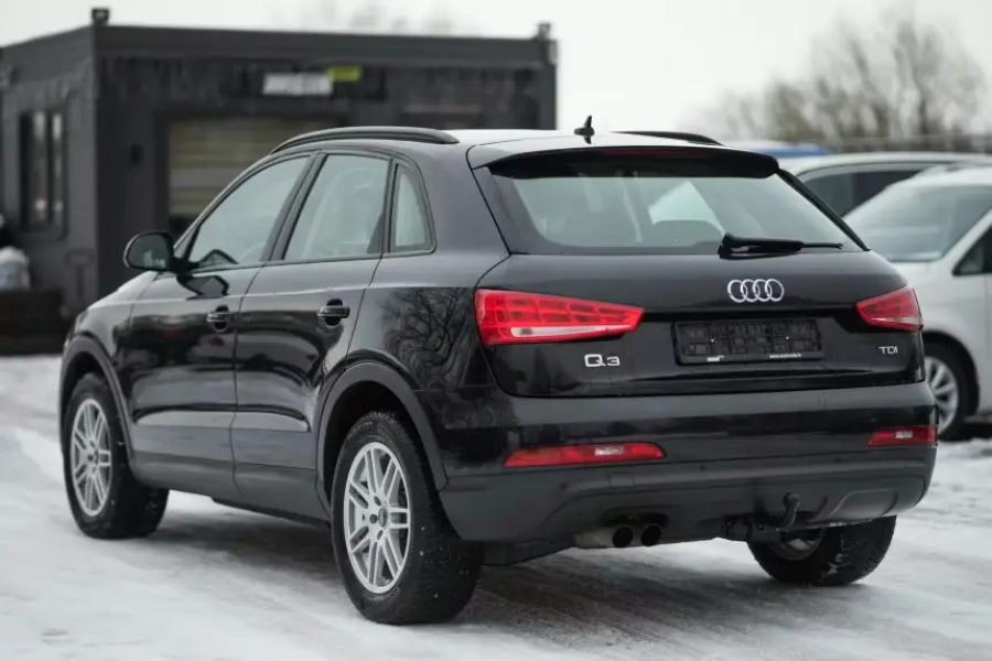 Melns Audi Q3 2012 Liepāja, ar dzinēja tilpumu 2.00 L un nobraukumu 225 tūkst. km par 13350 €, foto 3 vietnē AUTOMOTO.COM.LV