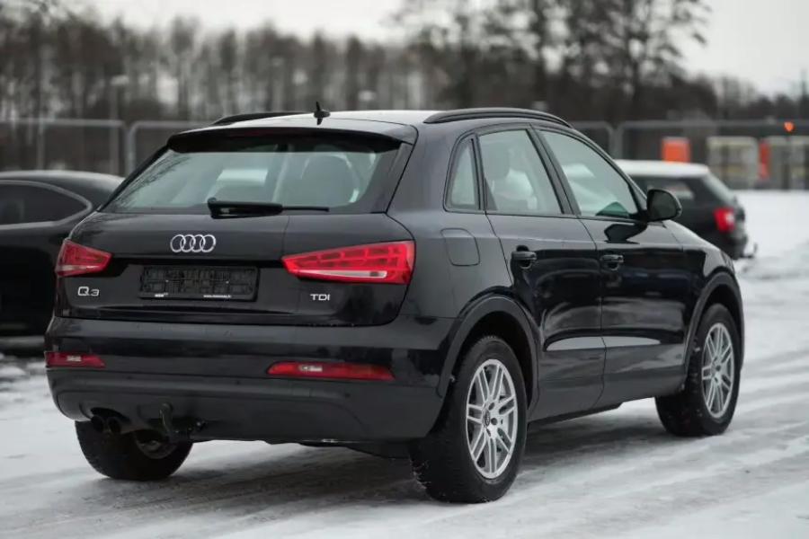 Melns Audi Q3 2012 Liepāja, ar dzinēja tilpumu 2.00 L un nobraukumu 225 tūkst. km par 13350 €, foto 5 vietnē AUTOMOTO.COM.LV