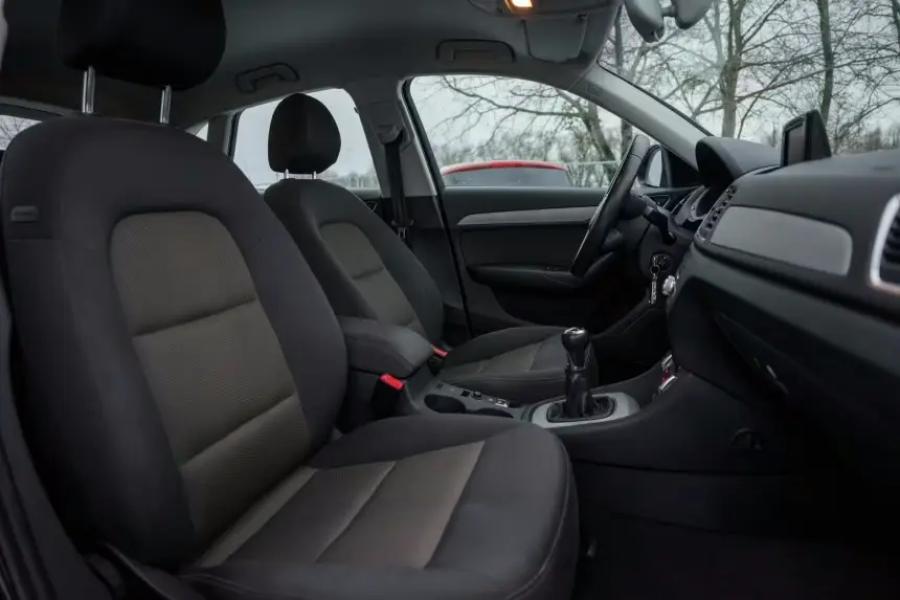 Melns Audi Q3 2012 Liepāja, ar dzinēja tilpumu 2.00 L un nobraukumu 225 tūkst. km par 13350 €, foto 14 vietnē AUTOMOTO.COM.LV