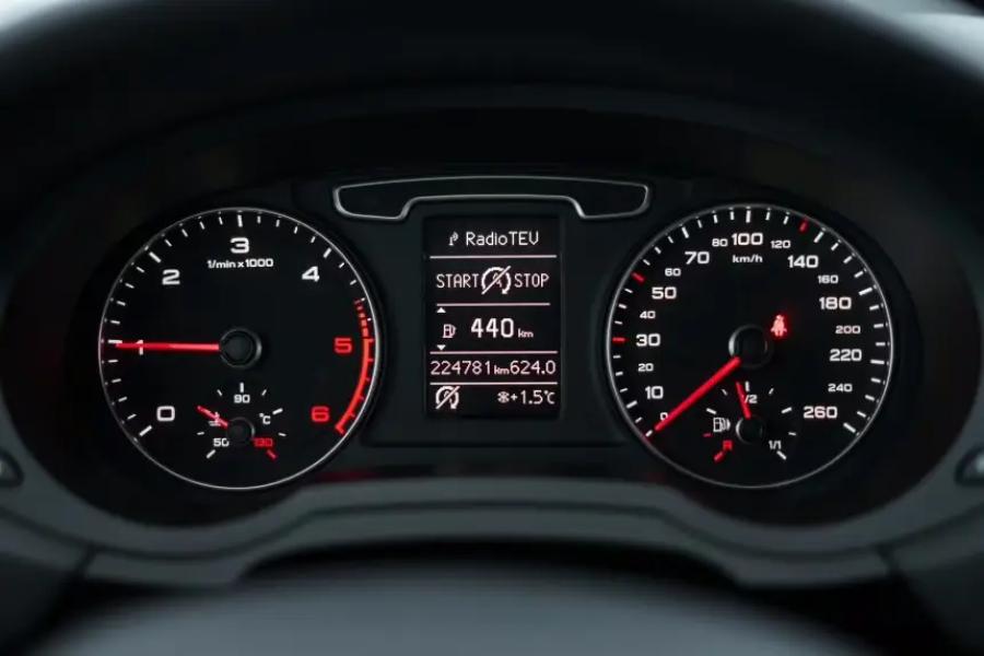 Melns Audi Q3 2012 Liepāja, ar dzinēja tilpumu 2.00 L un nobraukumu 225 tūkst. km par 13350 €, foto 17 vietnē AUTOMOTO.COM.LV