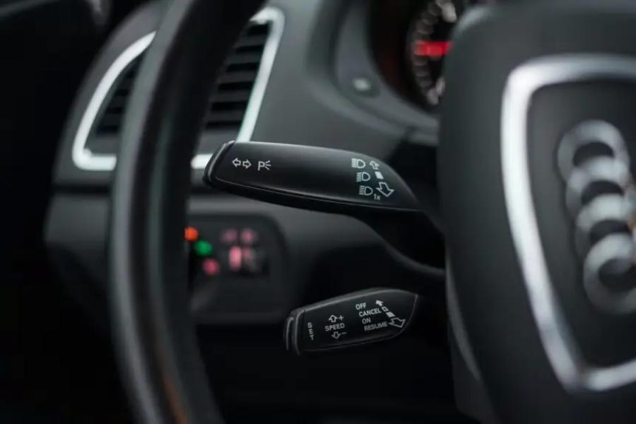 Melns Audi Q3 2012 Liepāja, ar dzinēja tilpumu 2.00 L un nobraukumu 225 tūkst. km par 13350 €, foto 24 vietnē AUTOMOTO.COM.LV