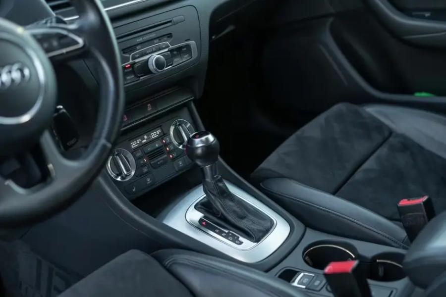 Melns Audi Q3 2012 Liepāja, ar dzinēja tilpumu 2.00 L un nobraukumu 203 tūkst. km par 16250 €, foto 16 vietnē AUTOMOTO.COM.LV