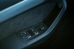 Melns Audi Q3 2012 Liepāja, ar dzinēja tilpumu 2.00 L un nobraukumu 203 tūkst. km par 16250 €, foto 27 vietnē AUTOMOTO.COM.LV