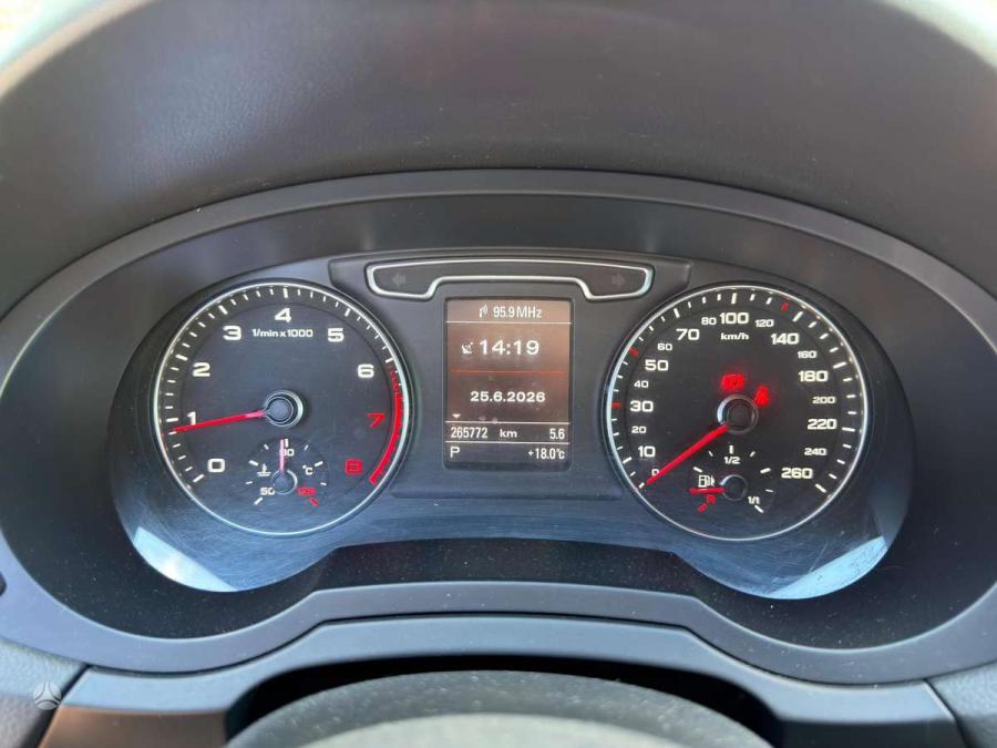 Melns Audi Q3 2013 Panevēža, ar dzinēja tilpumu 1.98 L un nobraukumu 266 tūkst. km par 8999 €, foto 31 vietnē AUTOMOTO.COM.LV