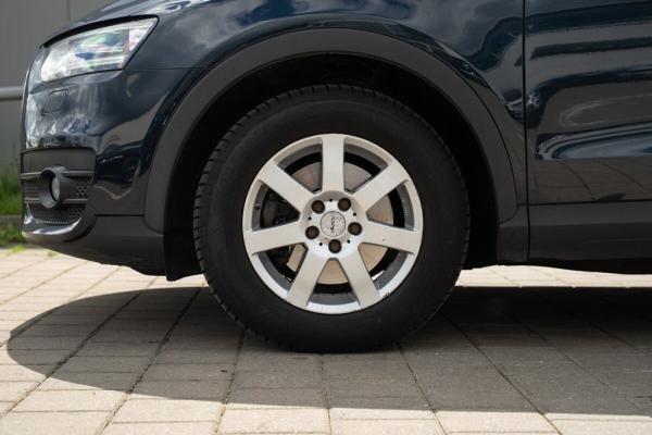 Black Audi Q3 2013 in Vilnius, with an engine capacity of 2.00 L and mileage of 62 thousand km for 12550 €, photo 6 on AUTOMOTO.COM.LV