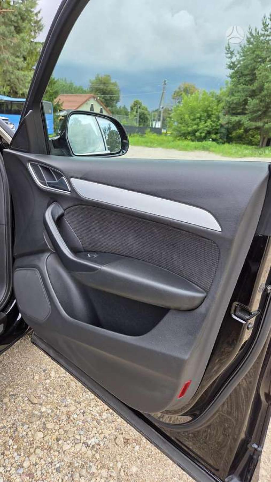 Black Audi Q3 2013 in Kaunas, with an engine capacity of 1.97 L and mileage of 228 thousand km for 11100 €, photo 26 on AUTOMOTO.COM.LV