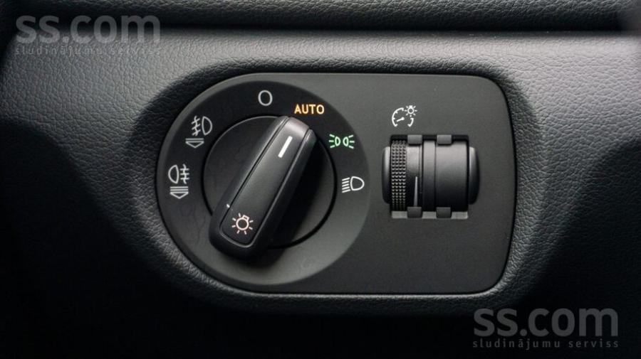Black Audi Q3 2013 in Riga, with an engine capacity of 2.00 L and mileage of 313 thousand km for 8990 €, photo 25 on AUTOMOTO.COM.LV