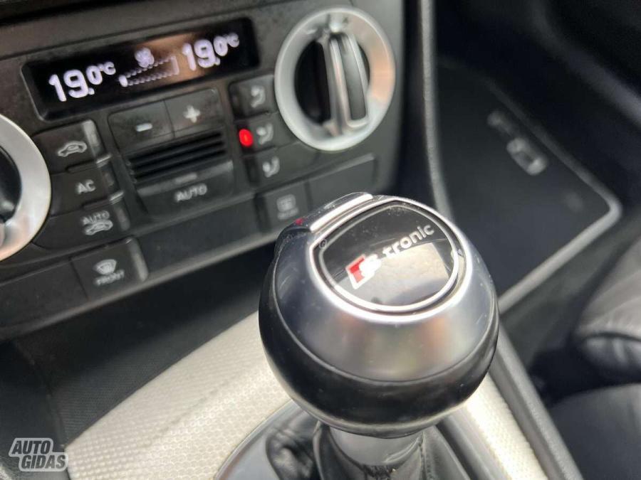 Melns Audi Q3 2013 Kauņa, ar dzinēja tilpumu 2.00 L un nobraukumu 235 tūkst. km par 9600 €, foto 23 vietnē AUTOMOTO.COM.LV