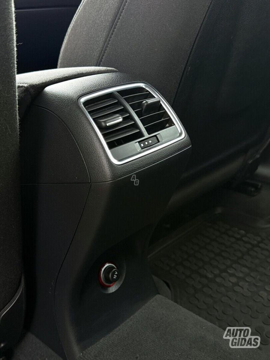 Black Audi Q3 2014 in Vilnius, with an engine capacity of 2.00 L and mileage of 232 thousand km for 12500 €, photo 27 on AUTOMOTO.COM.LV