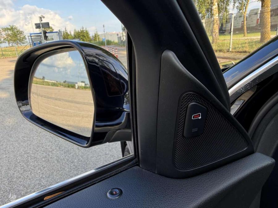 Melns Audi Q3 2014 Marijampole, ar dzinēja tilpumu 1.97 L un nobraukumu 299 tūkst. km par 9650 €, foto 12 vietnē AUTOMOTO.COM.LV