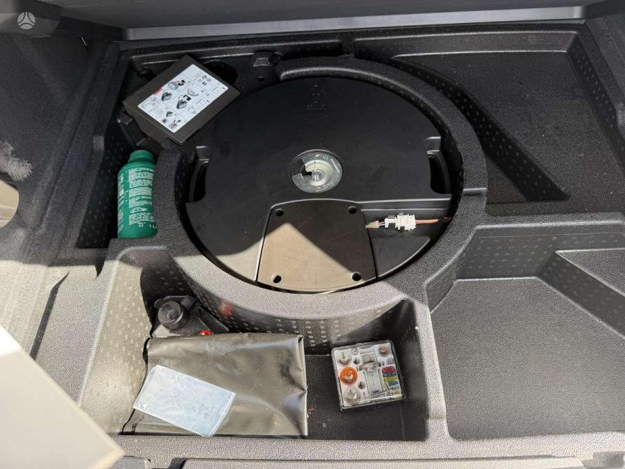 Black Audi Q3 2014 in Siauliai, with an engine capacity of 1.97 L and mileage of 289 thousand km for 10399 €, photo 29 on AUTOMOTO.COM.LV