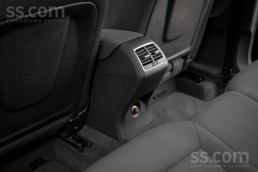 Melns Audi Q3 2014 Talsi, ar dzinēja tilpumu 2.00 L un nobraukumu 205 tūkst. km par 12550 €, foto 27 vietnē AUTOMOTO.COM.LV