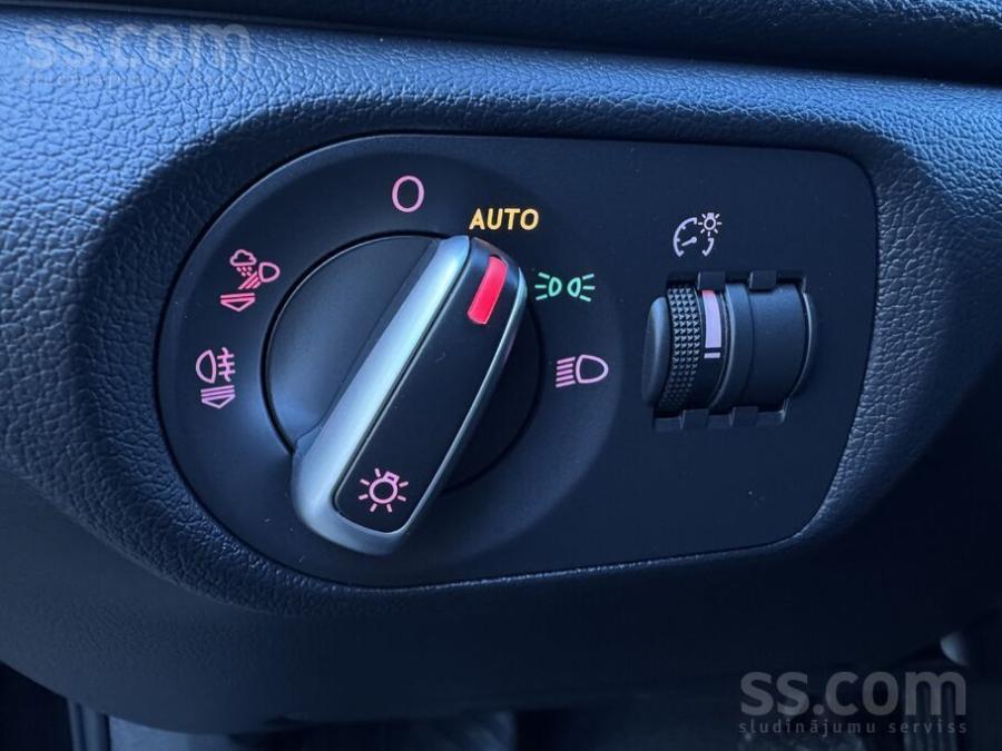 Black Audi Q3 2015 in Jelgava, with an engine capacity of 2.00 L and mileage of 218 thousand km for 12950 €, photo 17 on AUTOMOTO.COM.LV
